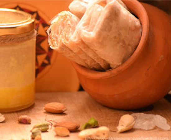 Atreyapuram Pootharekulu coated with sugar /Jaggery / Bellam / Dry ...